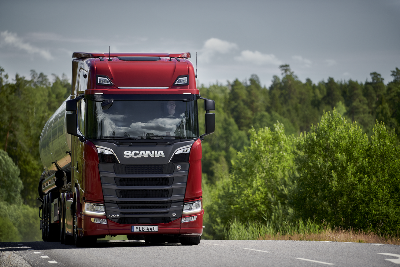 Scania actualiza sus motores V8 - Camioneros en ruta