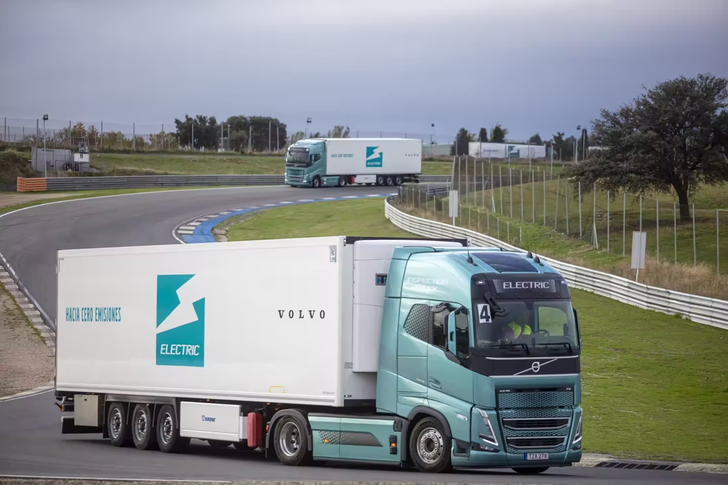Volvo Trucks presenta su gama 100% eléctrica en el Circuito del Jarama ...