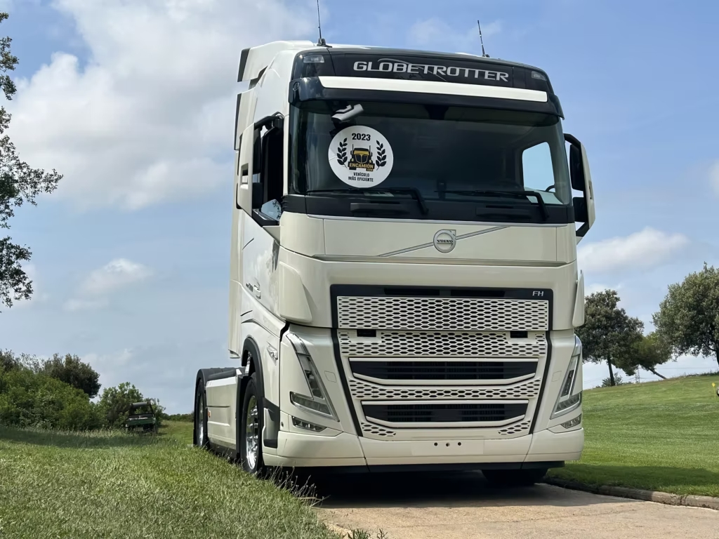 Volvo Trucks recibe el premio al camión más eficiente con su modelo ...